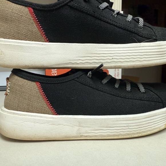 Hey Dude | Shoes | Hey Dude Cody Black And Tan | Poshmark